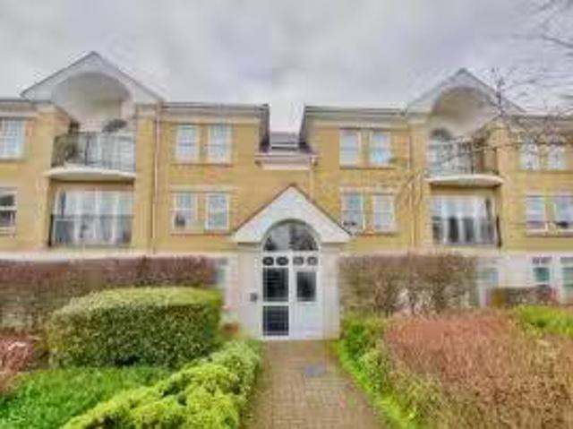 Unique 2 BR Property & Houses to Rent: Drifters Drive, Deepcut.