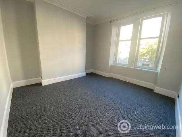 Cheap 2 BR Property to rent in 21 Wallfield Crescent, Aberdeen.