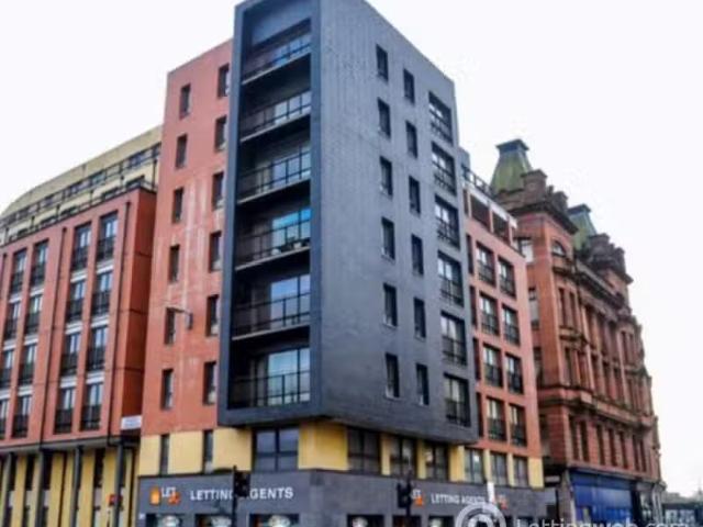 Cozy 2 BR Property to rent in 222 Howard Street, Glasgow, G1