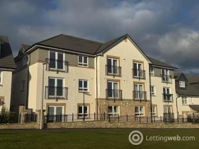Just in! 2 BR Property to rent in 43G Mcdonald Street, Dunferm.