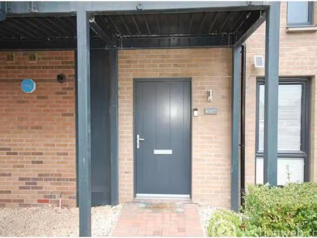 Unique 2 BR Property to rent in 6 Adamslaw Place