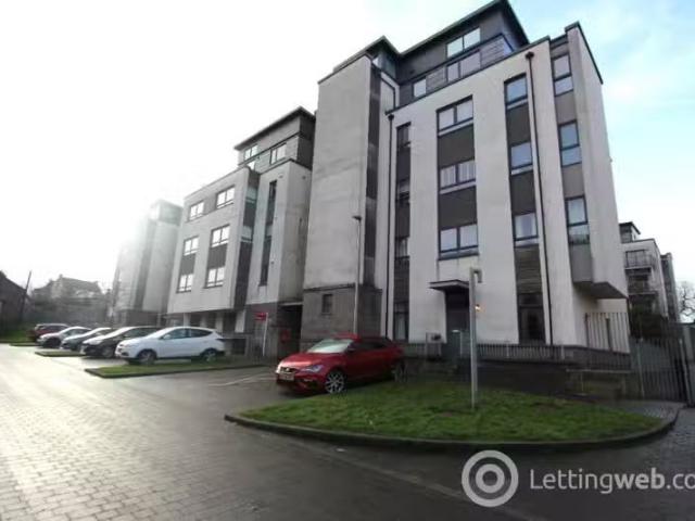 Nice 2 BR Property to rent in Colonsay Close, Granton, Edinbur.