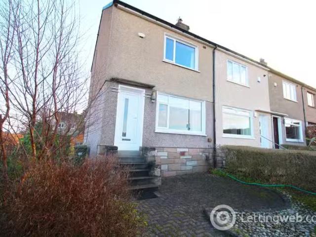 Charming 2 BR Property to rent in Cairngorm Crescent, Bearsden.