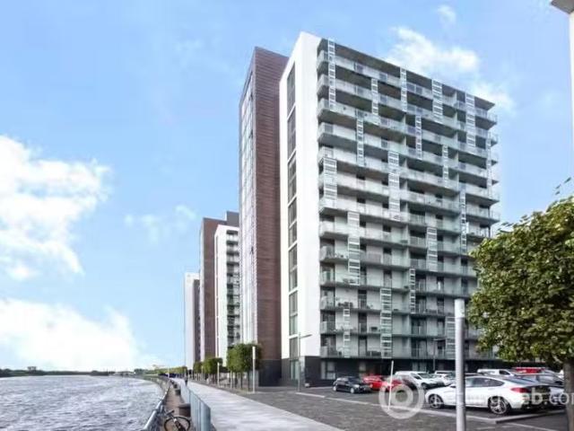 Nice 2 BR Property to rent in Castlebank Place, Glasgow Harbou.
