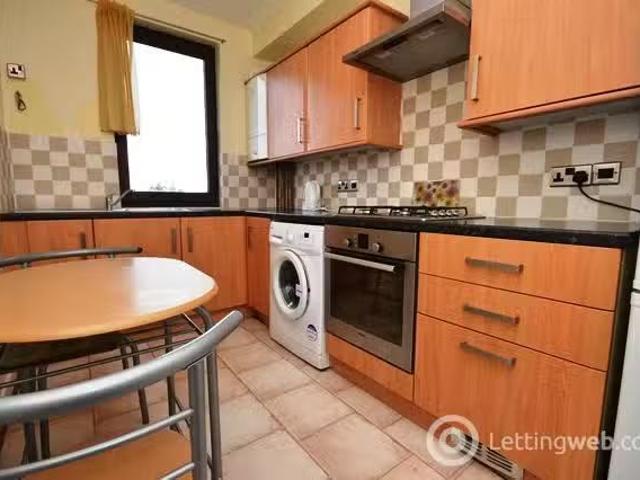For Rent! 2 BR Property to rent in Craigmillar Castle Avenue