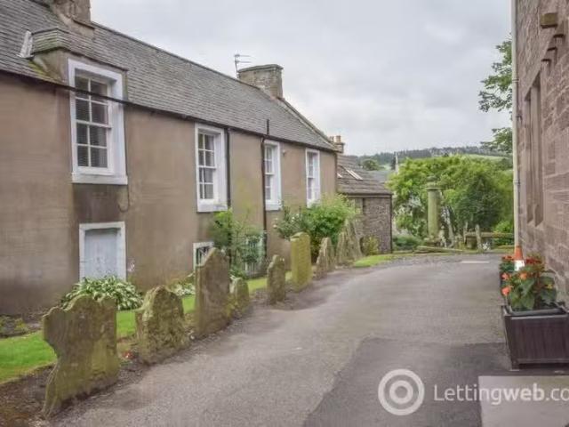Deal! 2 BR Property to rent in Albion Place, Forfar, Angus, DD.