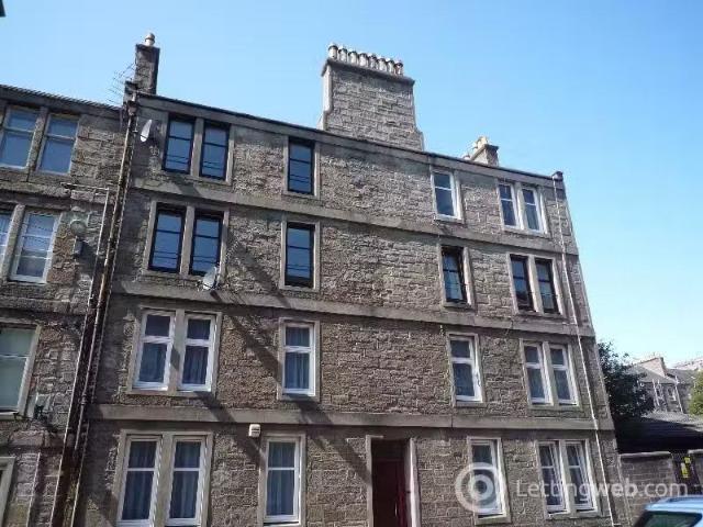 Charming 2 BR Property to rent in Baldovan Terrace, Baxter Par.