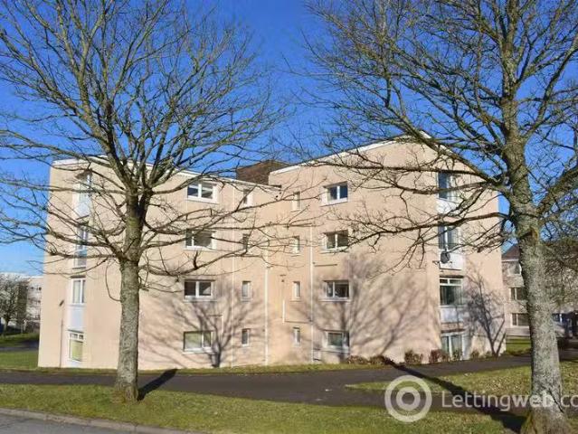 Charming 2 BR Property to rent in Ballochmyle, Calderwood, Eas.
