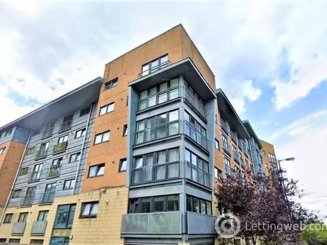 Cheap 2 BR Property to rent in Barrland Street, Pollokshaws, G.