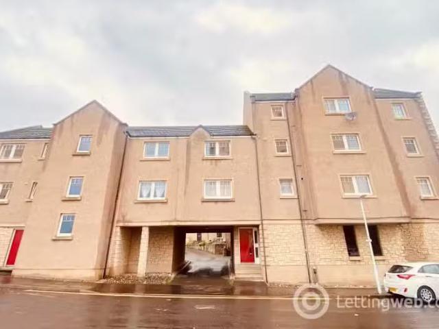Cozy 2 BR Property to rent in Branning Court, Mid Street, Kirk.