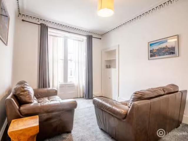 Nice 2 BR Property to rent in Glen Street, Edinburgh, EH3 9JF