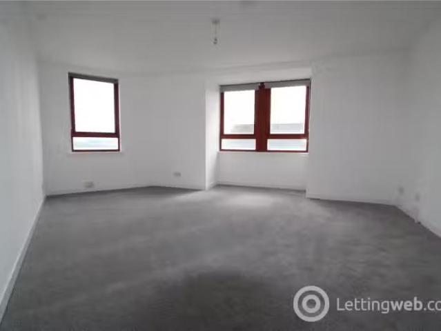 Cheap 2 BR Property to rent in Graham Place, Dundee, DD4