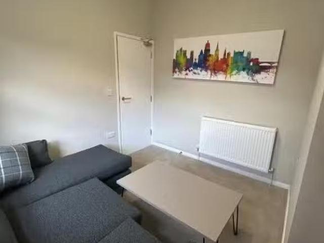 Cozy 2 BR Property to rent in Gregory Boulevard, Hyson Green.