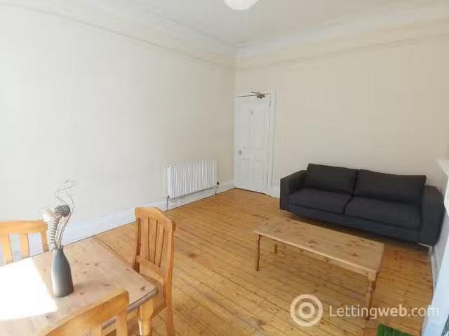 Just in! 2 BR Property to rent in Dalmeny Street, Leith, Edinb.