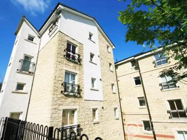 Charming 2 BR Property to rent in Dryden Gait, Pilrig, Edinbur.