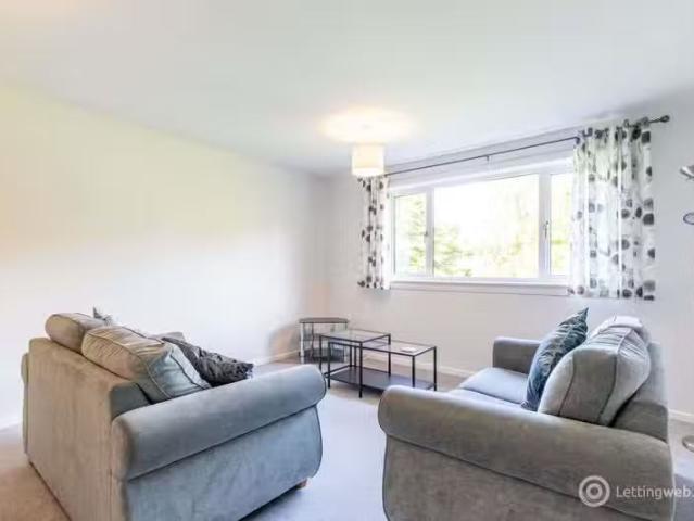 Cheap 2 BR Property to rent in Howden Hall Crescent, Edinburgh.