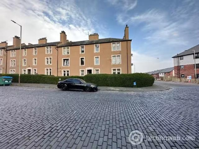 Just in! 2 BR Property to rent in Hospital Street, Strathmarti.