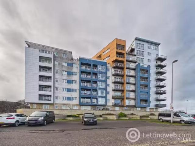 Cheap 2 BR Property to rent in Heron Place, Granton, Edinburgh.