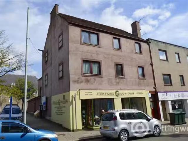 Cheap 2 BR Property to rent in High Street, Perth