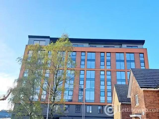 Unique 2 BR Property to rent in Inverlair Avenue, Glasgow, G43