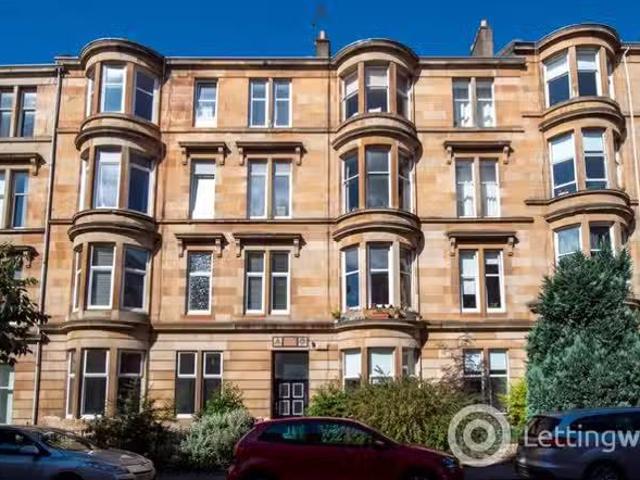 Cozy 2 BR Property to rent in Montague Street, Woodlands, Glas.