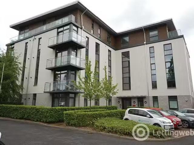 Cheap 2 BR Property to rent in May Baird Gardens, City Centre.