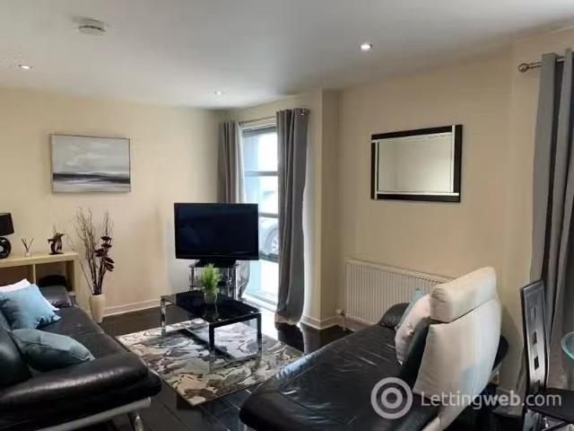 For Rent! 2 BR Property to rent in Merkland Lane, City Centre.