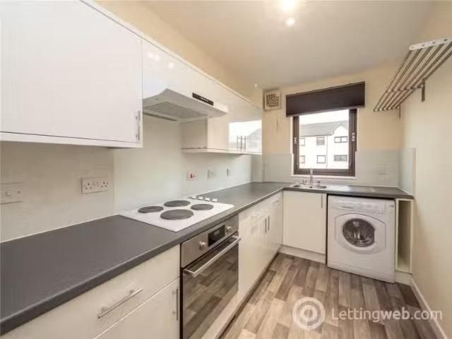 For Rent! 2 BR Property to rent in South Lorne Place, Edinburg.