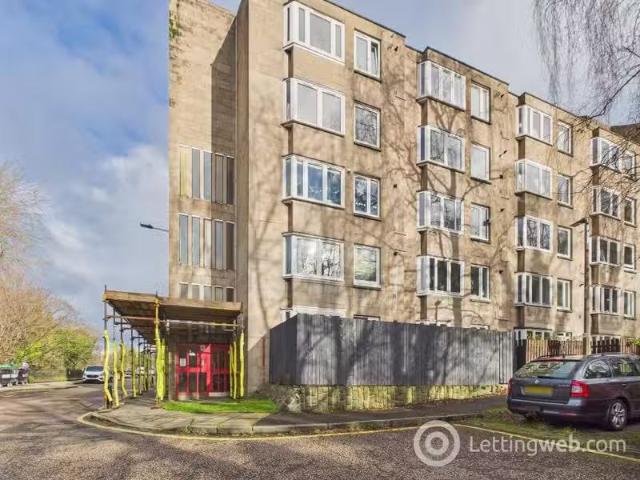 For Rent! 2 BR Property to rent in Saunders Street, Stockbridg.