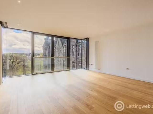 Charming 2 BR Property to rent in Simpson Loan, Quartermile, E.