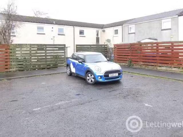 Unique 2 BR Property to rent in Speirs Place, Linwood, Renfrew.