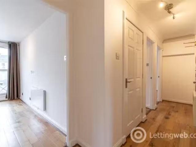 Nice 2 BR Property to rent in St. Bernards Crescent, Edinburgh.