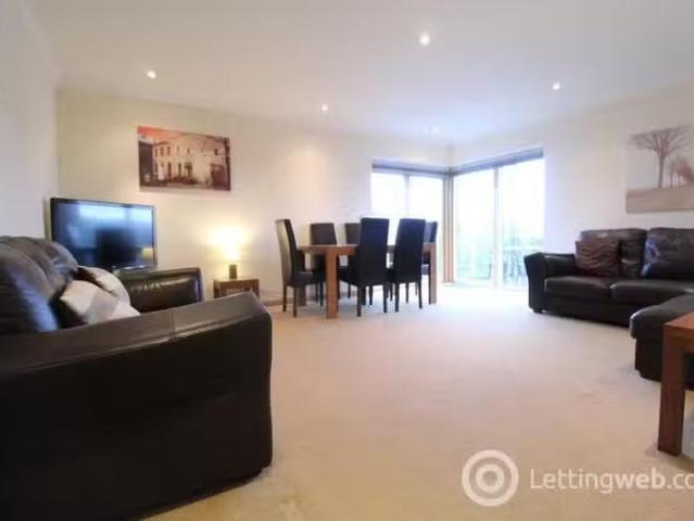 Cheap 2 BR Property to rent in Polmuir Road, Fourth Floor, AB11