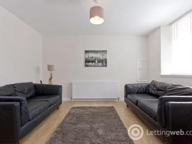 New 2 BR Property to rent in Park Street, City Centre, Aberdee.
