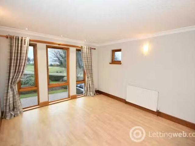 Charming 2 BR Property to rent in Royal Marine Apartments, Mar.
