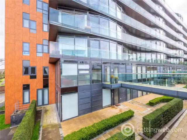 Charming 2 BR Property to rent in Ravelston Terrace, Edinburgh.