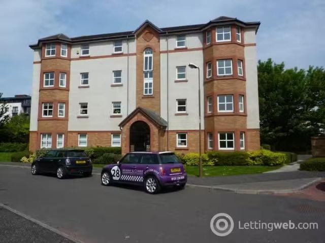 Cozy 2 BR Property to rent in West Ferryfield, Fettes, Edinburgh