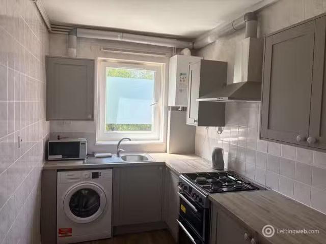 For Rent! 2 BR Property to rent in West Pilton Crossway