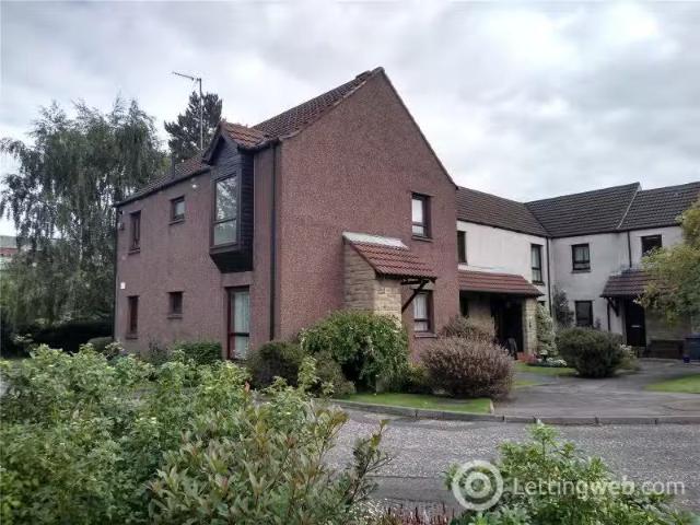 Cheap 2 BR Property to rent in The Paddockholm, Edinburgh, EH12