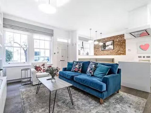 Unique 2 BR Stanhope Gardens