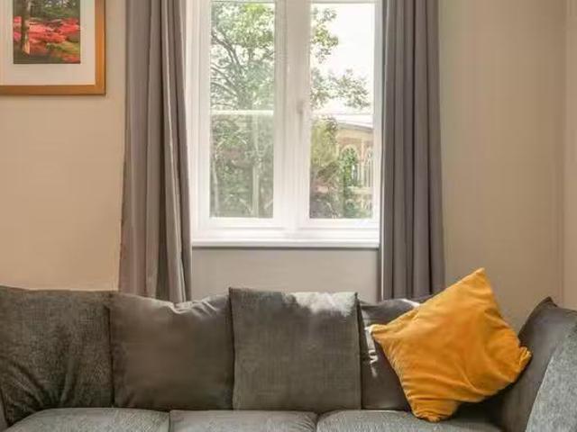 New 2 BR Summer Court