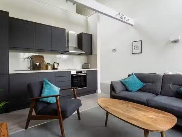 Unique 2 BR Salusbury Road