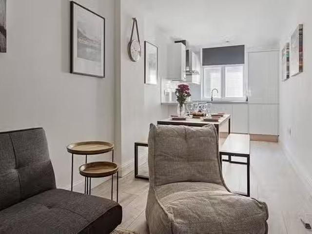 Cheap 2 BR Slater Street