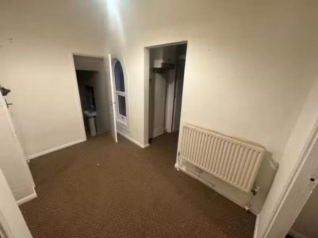 Nice 2 BR South Road, SMETHWICK