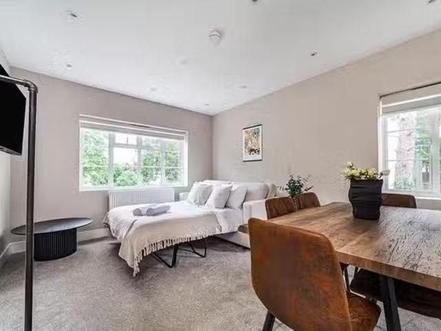 For Rent! 2 BR The Avenue