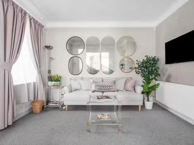 New 2 BR Upper Brook Street