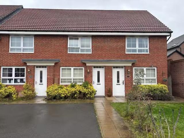 Nice 2 BR Woodward Drive, WARWICK