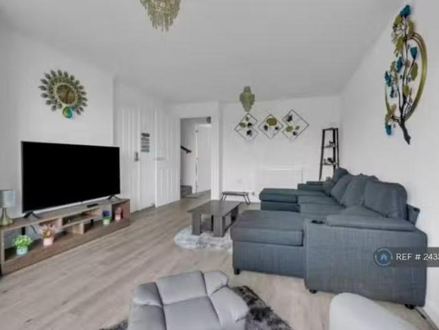 Unique 3 BA 1 bedroom house share for rent in Miles Way, Cante.