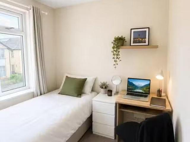 For Rent! 3 BA 1 bedroom house share for rent in Rm 3, 51 Eliz.