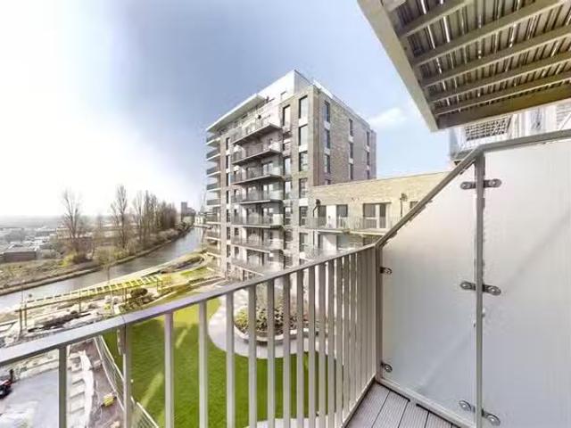 For Rent! 3 BA 3 bedroom apartment for rent in Lavey House, Gr.